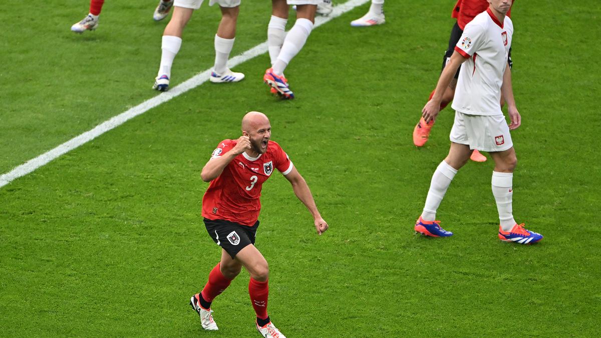 WATCH: Trauner scores for Austria as Lewandowski watches from the bench ...
