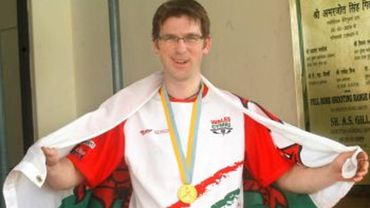 Borrowing a gun! - Sportstar