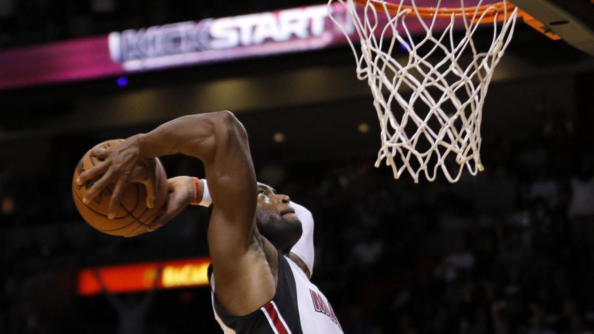 Wade helps Heat steal the Thunder - Sportstar
