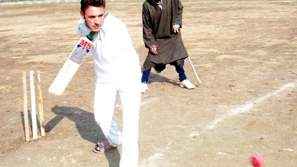 Cricketer without arms elaborates on his story - Sportstar