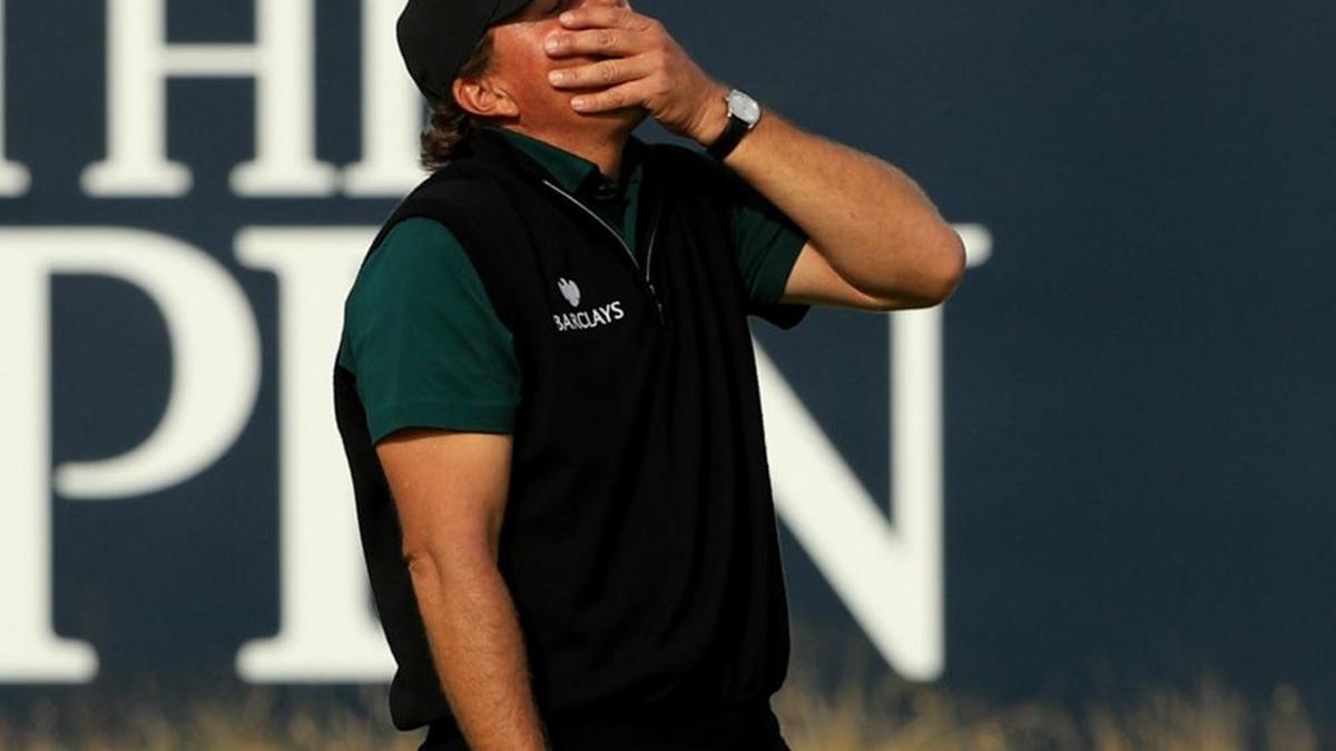 Mickelson 'felt like crying' after missing Major history - Sportstar