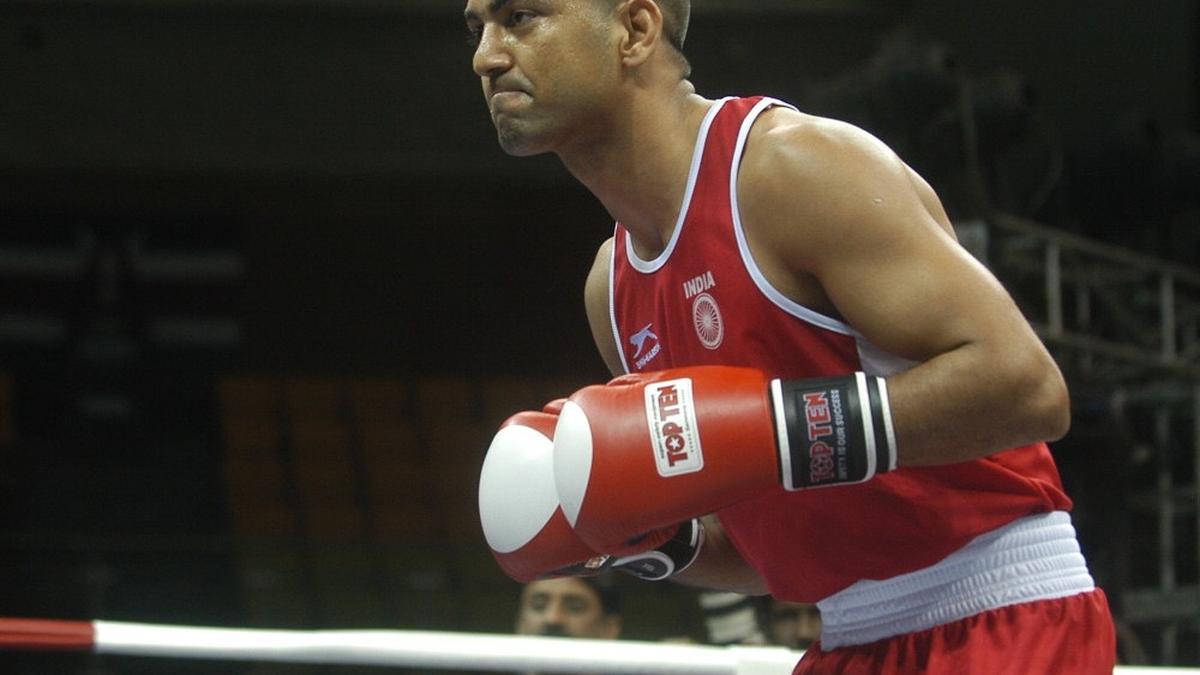 Akhil Kumar, Jitender Kumar to turn pro boxers - Sportstar