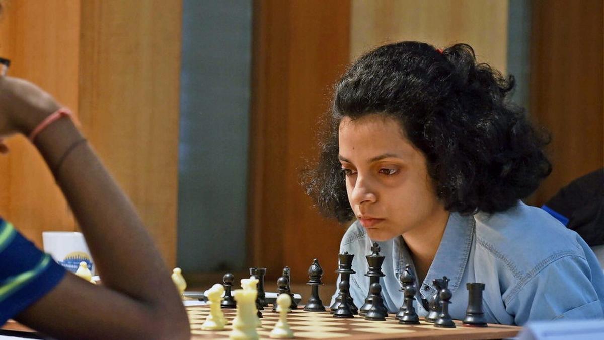 Women Chess C'ship: Harika misses out, Padmini survives - Sportstar