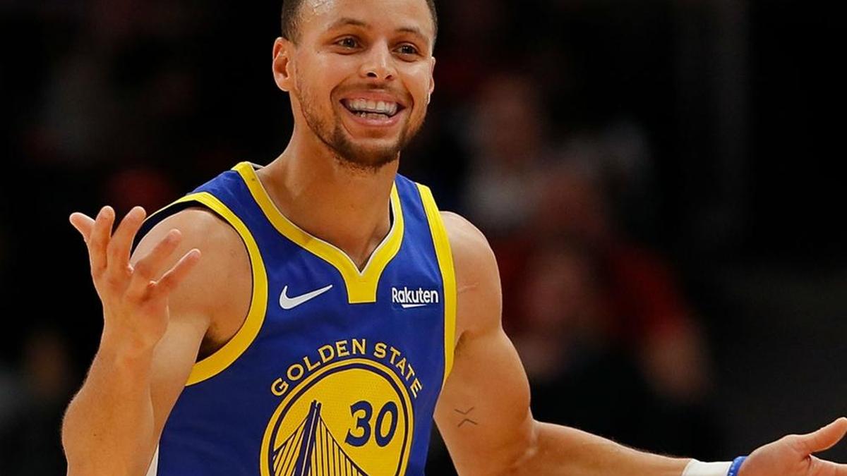 NASA invites Stephen Curry to see moon rocks - Sportstar