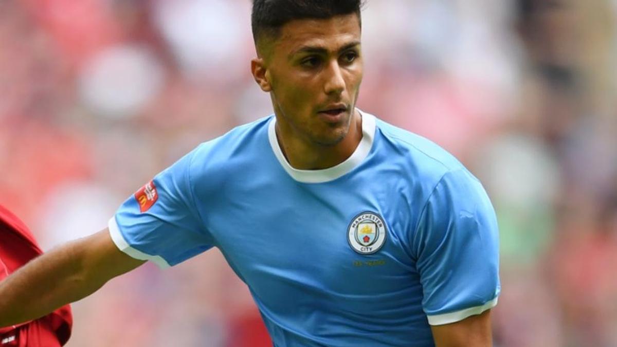 Manchester City: Rodri plays at Fernandinho's level - Aymeric Laporte ...