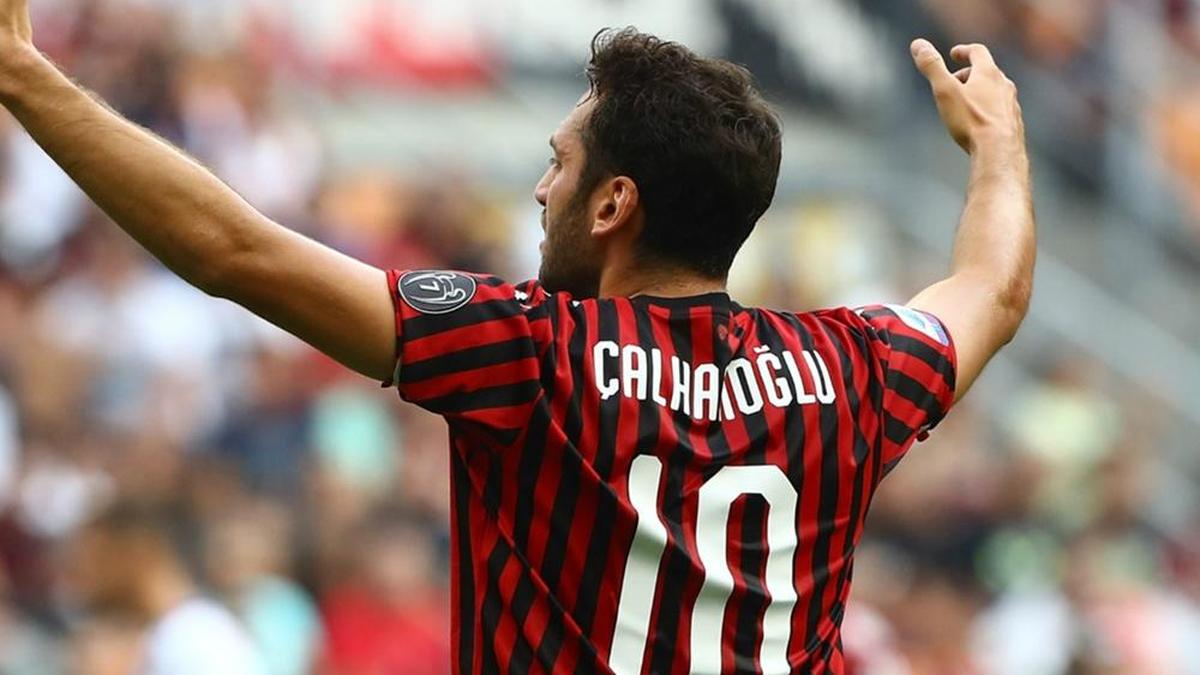 AC Milan 1-0 Brescia: Early Calhanoglu goal gets Giampaolo off the mark ...