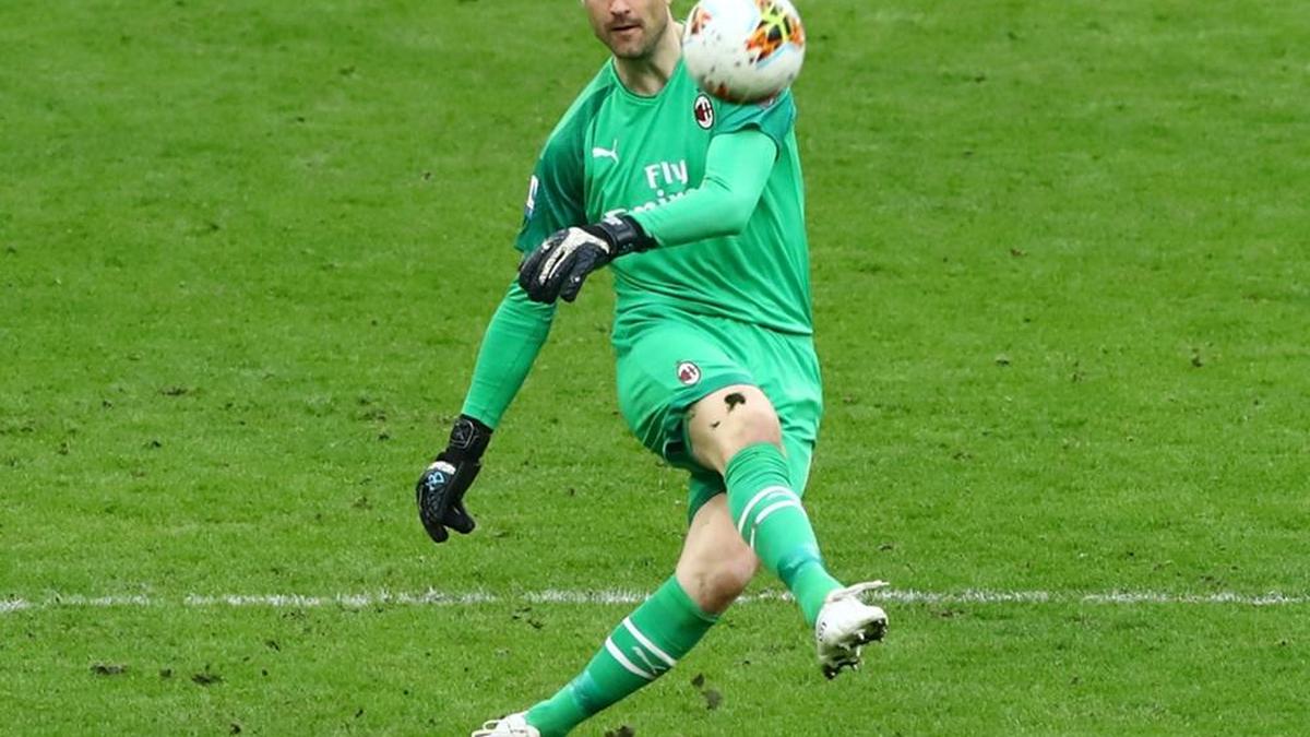 AC Milan goalkeeper Asmir Begovic on life during lockdown - Sportstar