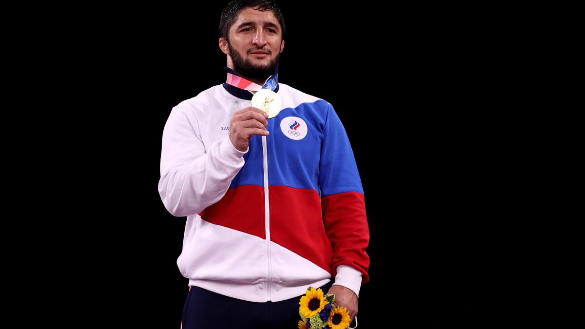 Wrestling: Sadulaev beats Snyder at Tokyo Olympics, Japan claims two ...